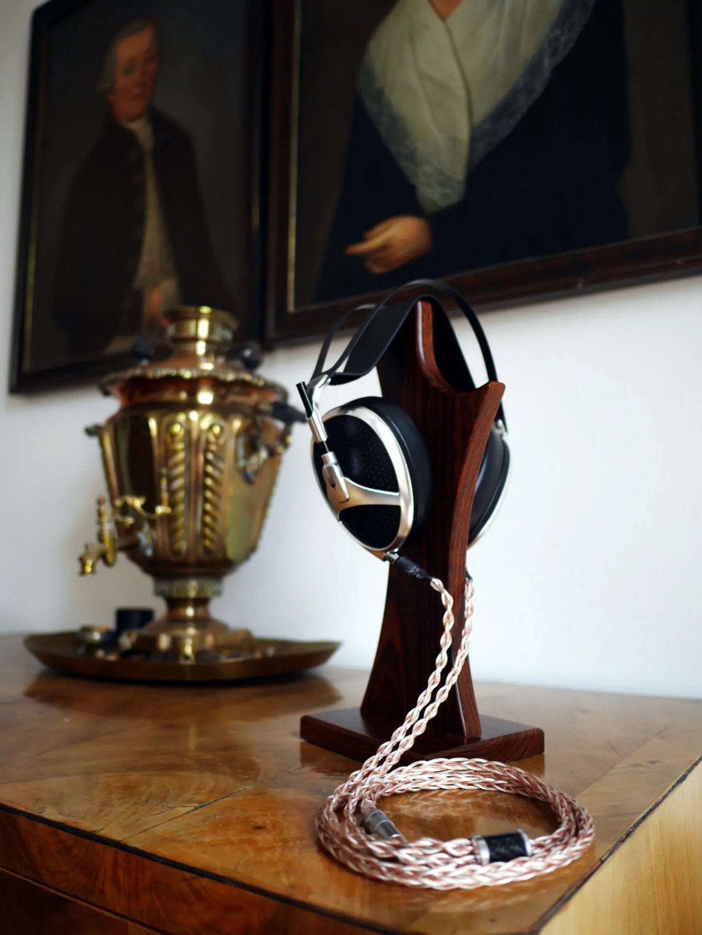 Meze Elite Review (with Arctic Cables Grandis) - Audio Rabbit Hole